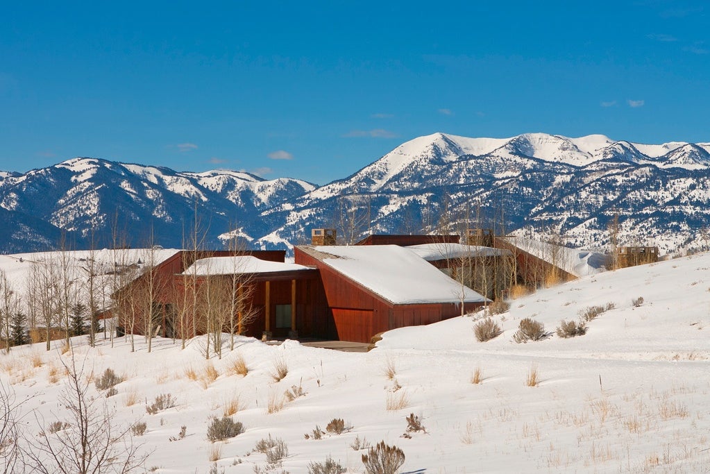 10 luxurious log cabins on the market