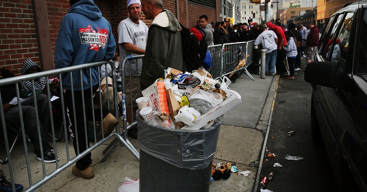 Ants clean tons of trash from New York streets each year - CBS News