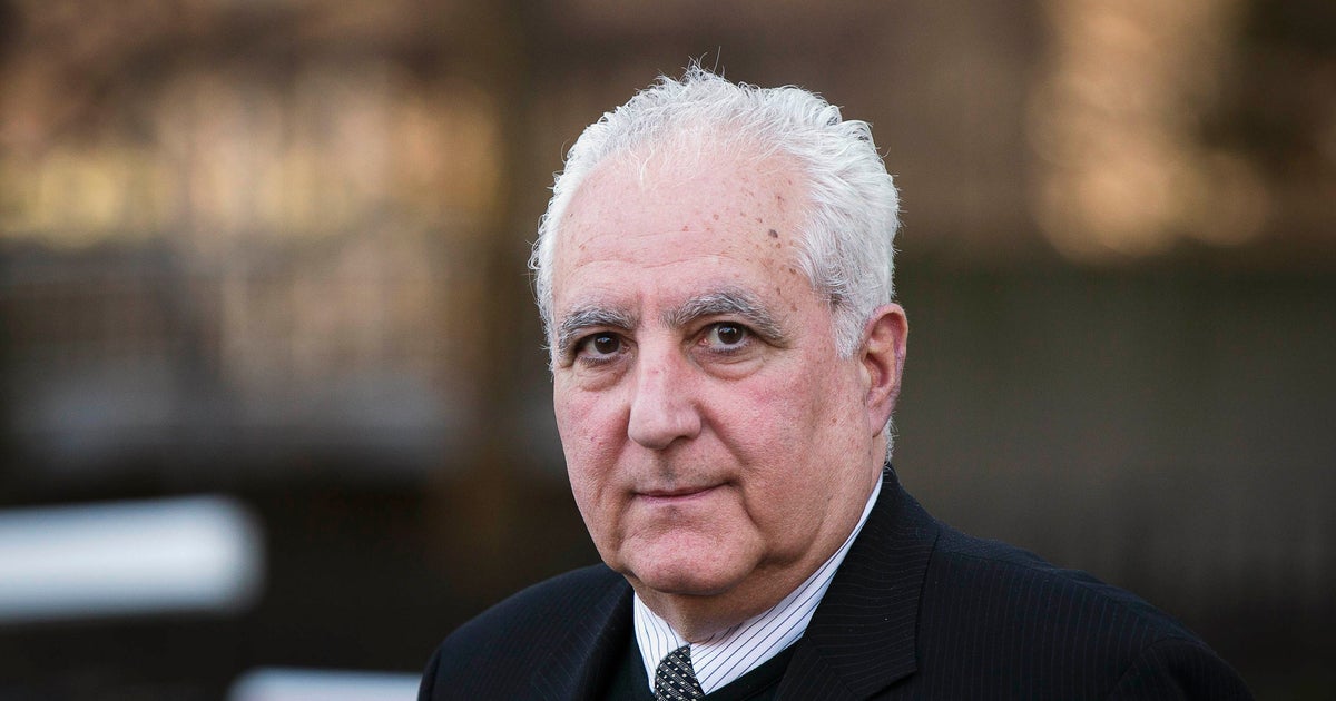 Former Madoff executive gets 10 years in prison - CBS News