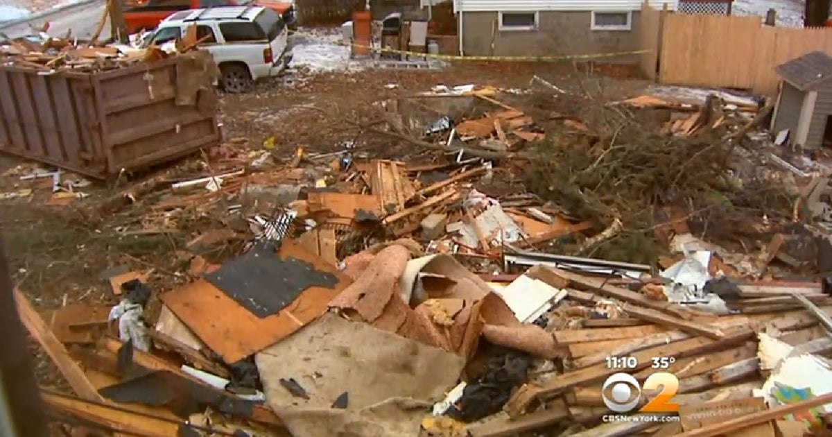 NY man bulldozes wife's house - CBS News
