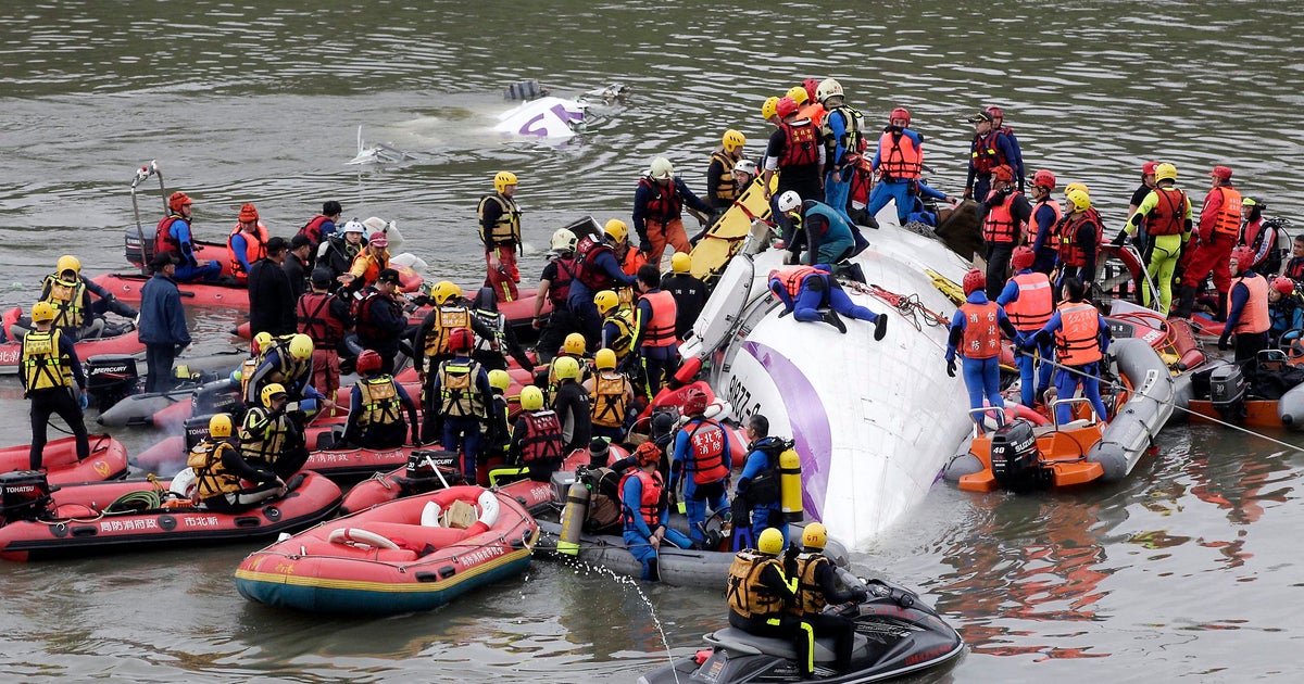 Deadly Taiwan plane crash caught on dramatic video - CBS News