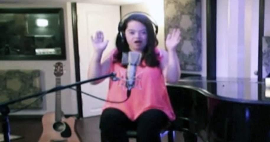 Canadian teen with Down syndrome a YouTube star - CBS News