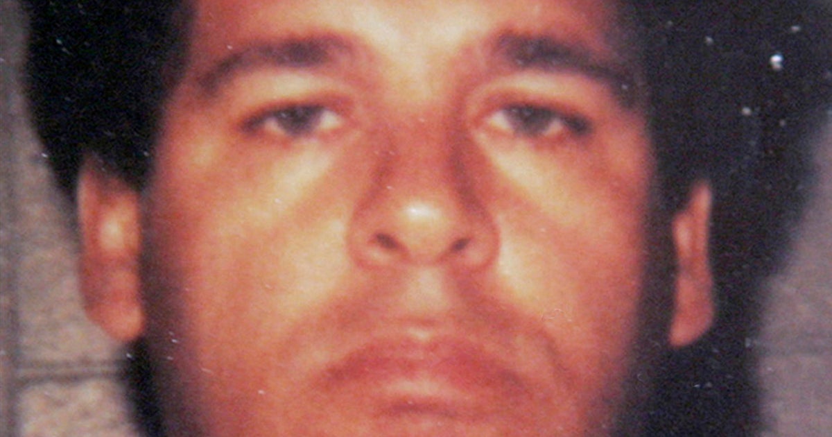 Mob hit man, priest and violin take center stage at Chicago trial - CBS ...