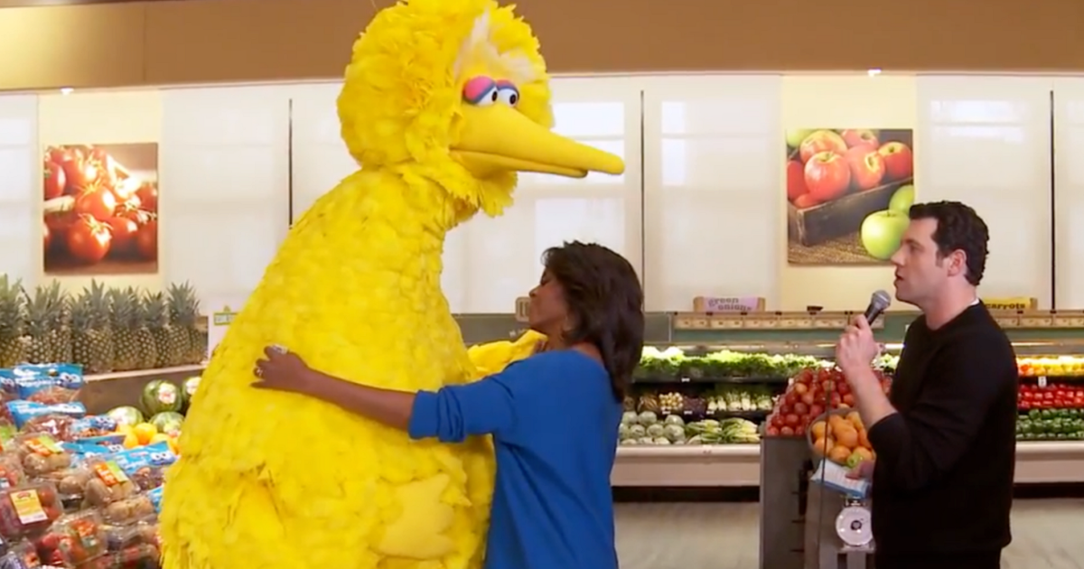 Michelle Obama dances with Big Bird on "Billy on the Street" - CBS News