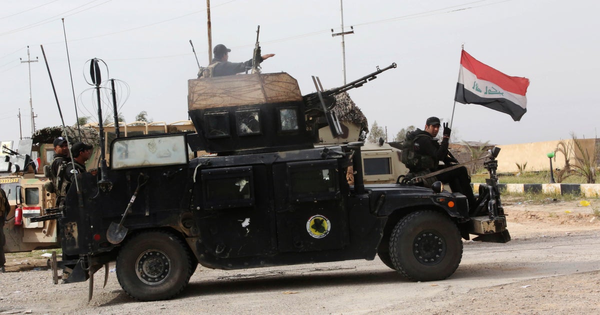 Iraqi's battle against ISIS in Tikrit pushes towards city center - CBS News