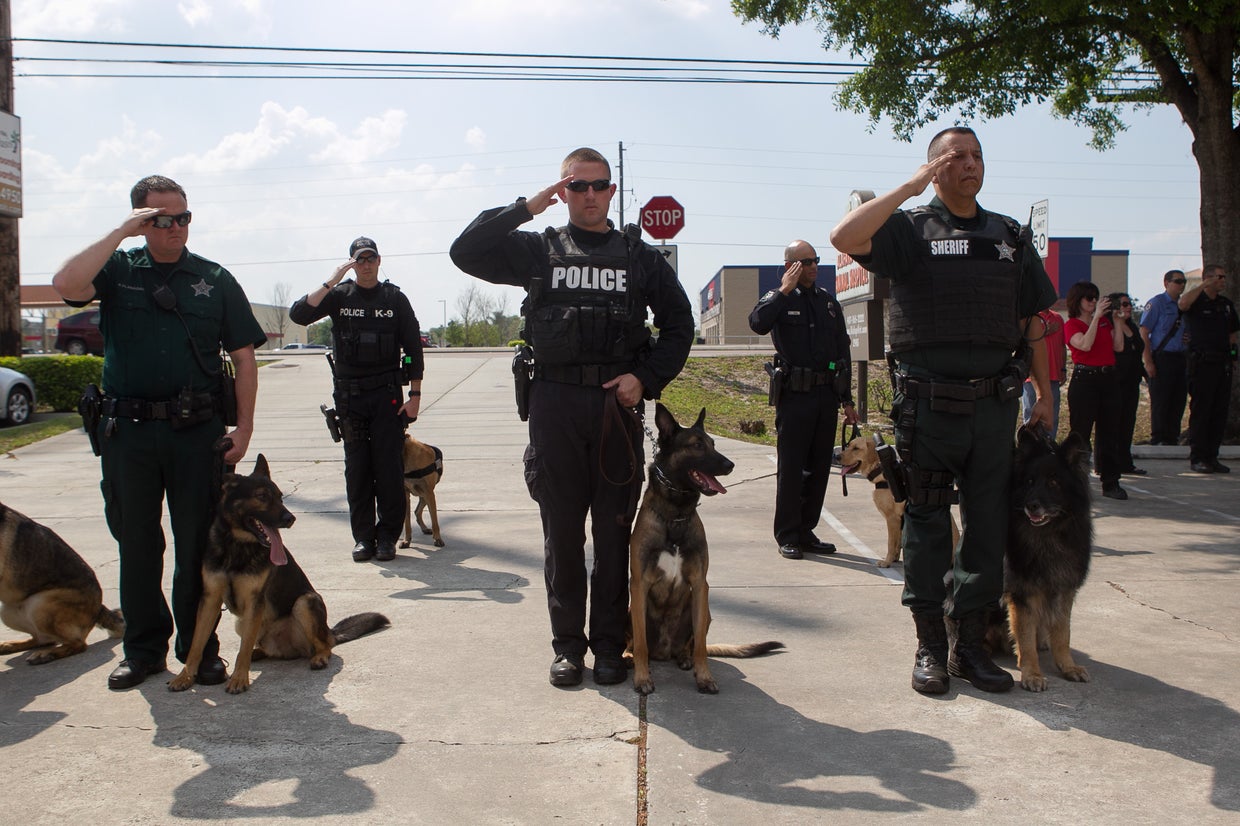 Police lay beloved K9 to rest in emotional ceremony - CBS News