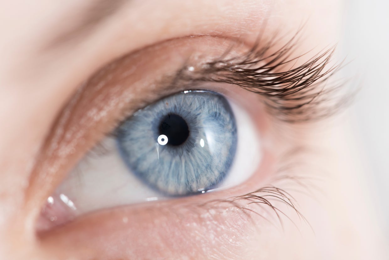 CDC: Contact lens wearers are putting their eyes at risk - CBS News
