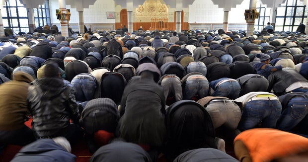 Islam expected to grow faster worldwide than other major religions ...