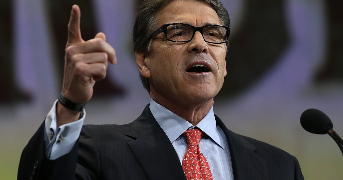 Rick Perry compares Hillary Clinton to a "pig in a poke" - CBS News