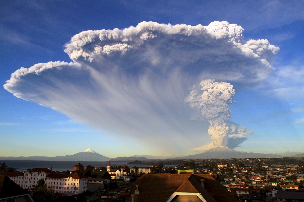 Chile's Calbuco volcano in erupts in spectacular fashion for first time ...