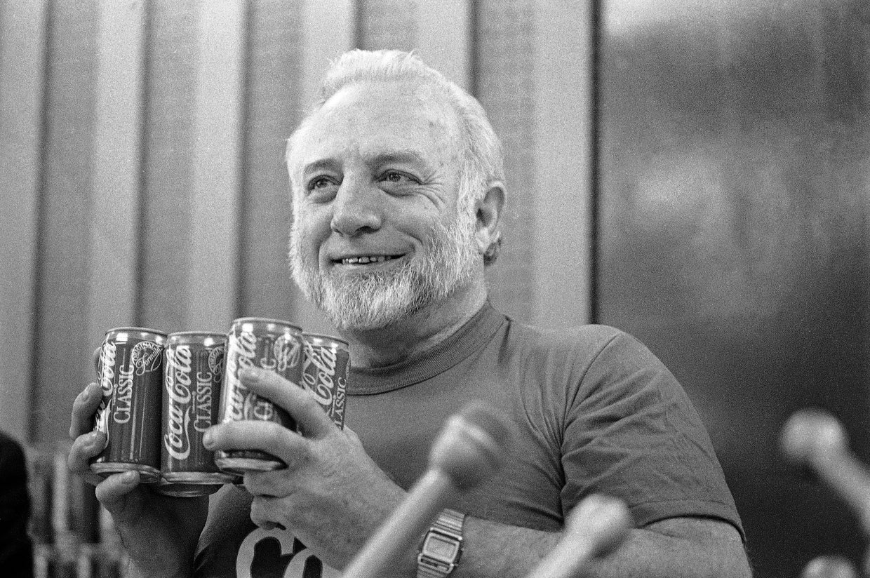 Coca-Cola's PR disaster, 30 years later - CBS News