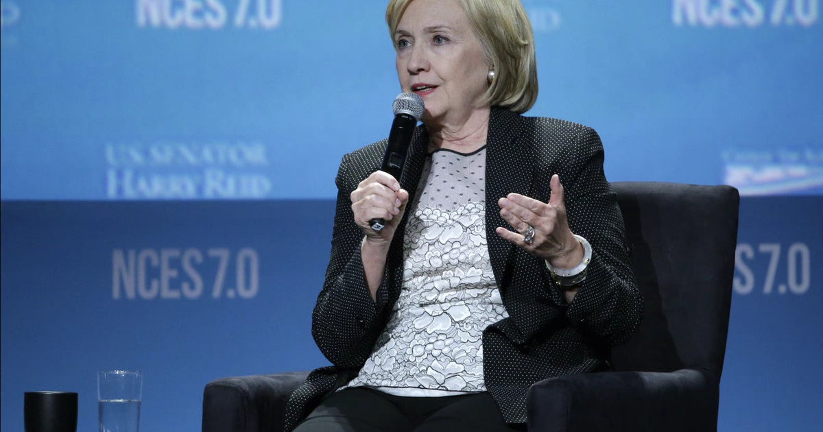 Clinton charity didn't disclose foreign donors - CBS News