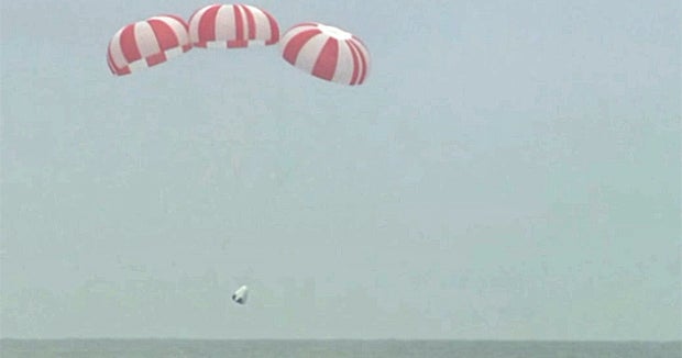 SpaceX stages dramatic crew escape system test - CBS News