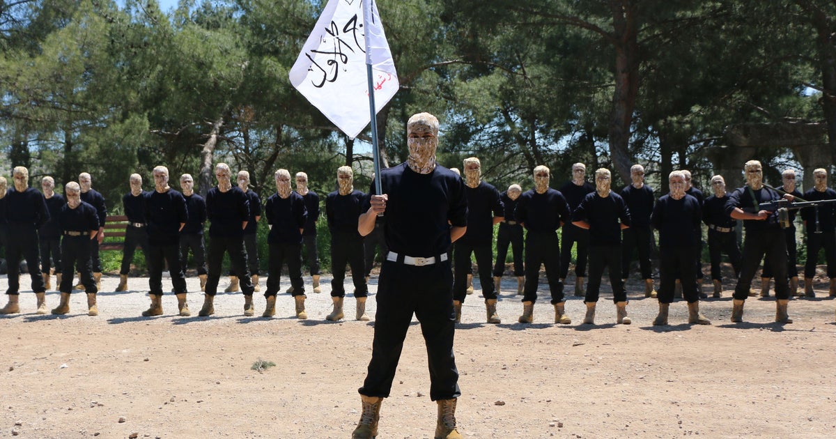 U.S. troops begin training Syrian rebels to fight ISIS - CBS News