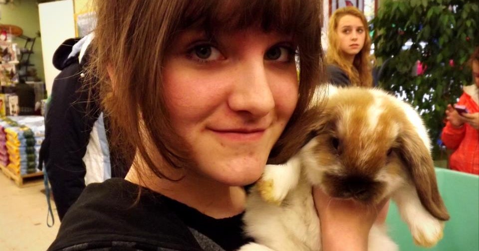 How teen who survived Washington plane crash found help - CBS News