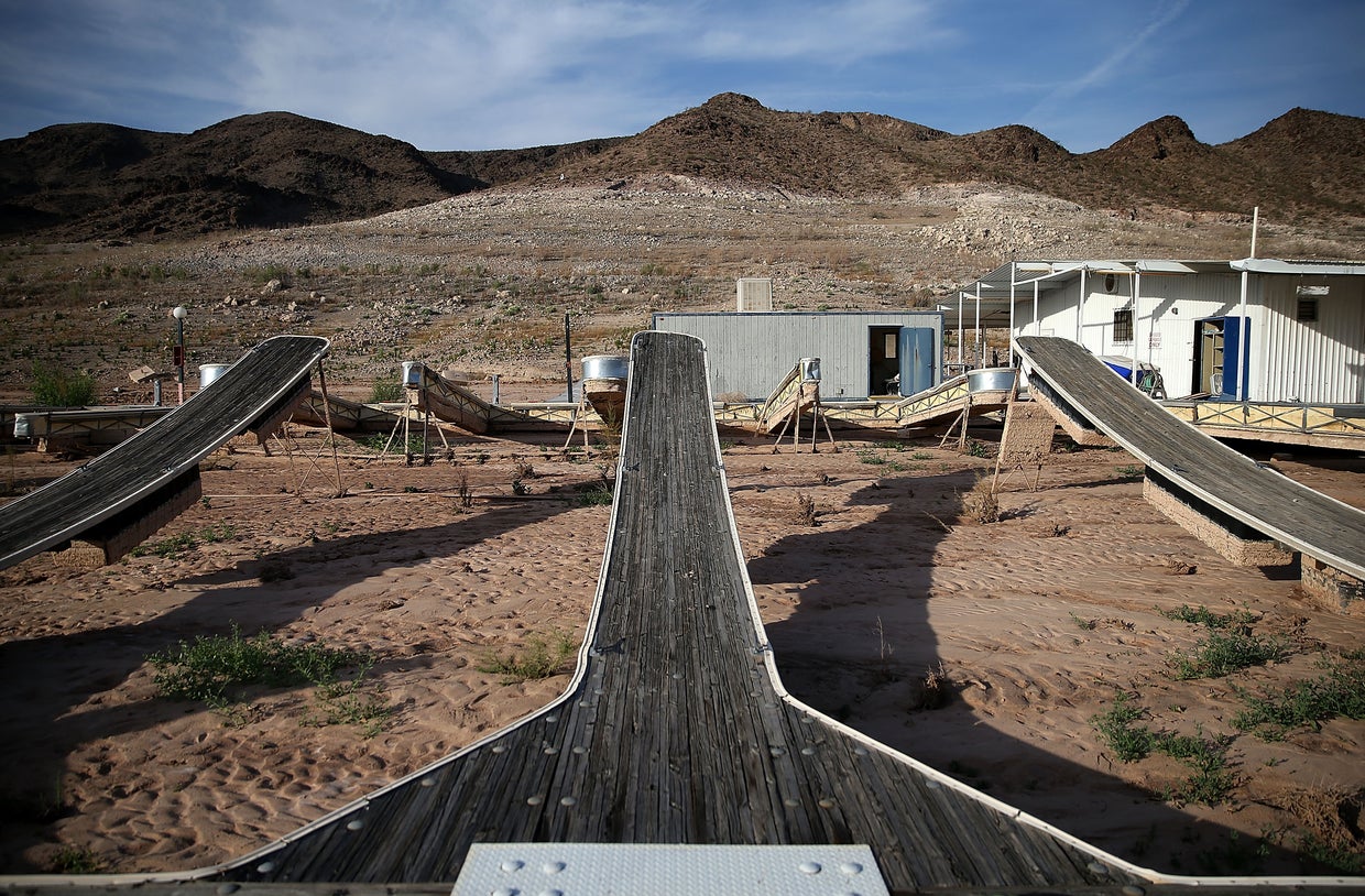 "The shrinking lake" - Lake Mead at historic lows