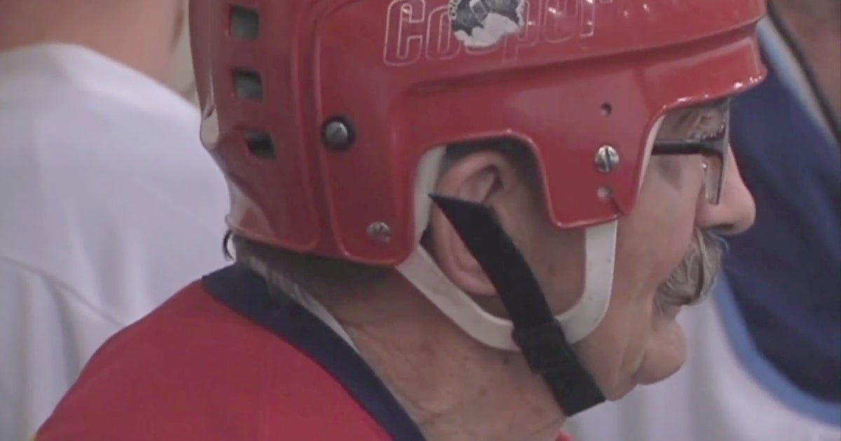 94-year-old Minnesota man keeps fit by lacing up - CBS News
