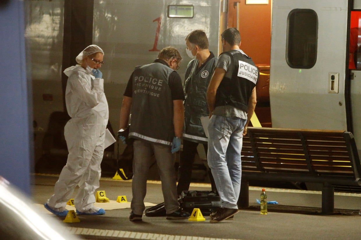 Obama thanks train attack heroes