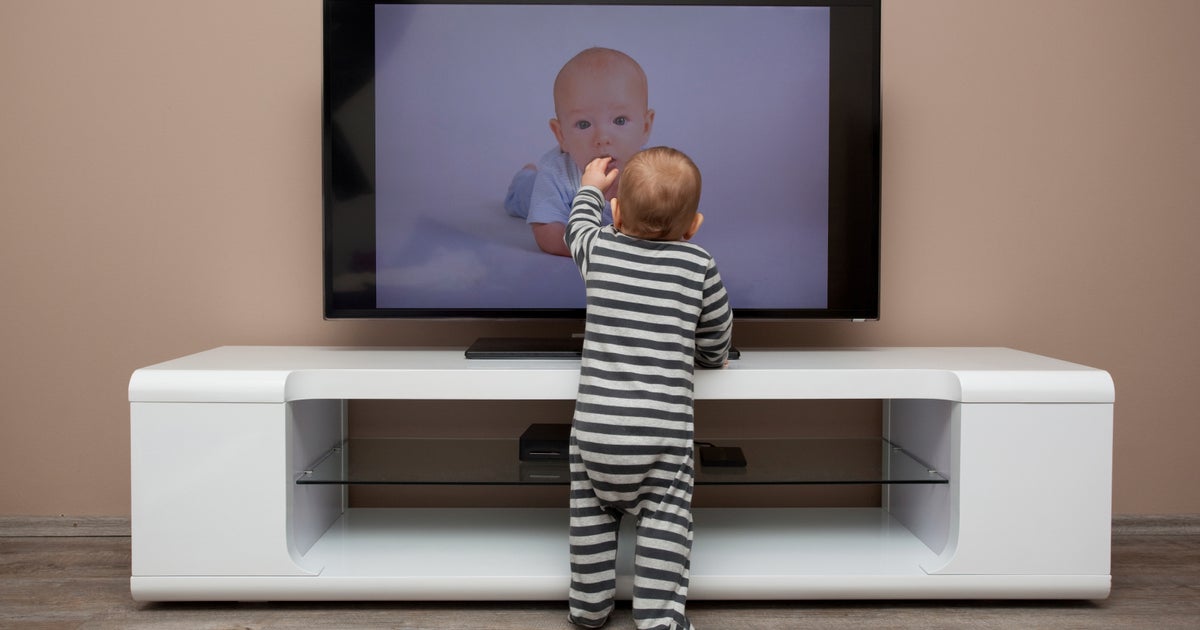 Toppled TVs pose increasing threat to kids - CBS News
