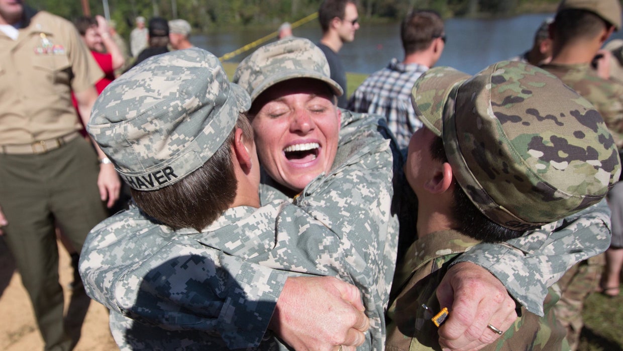 Third female Army Ranger on graduating: "There's no quitting" - CBS News