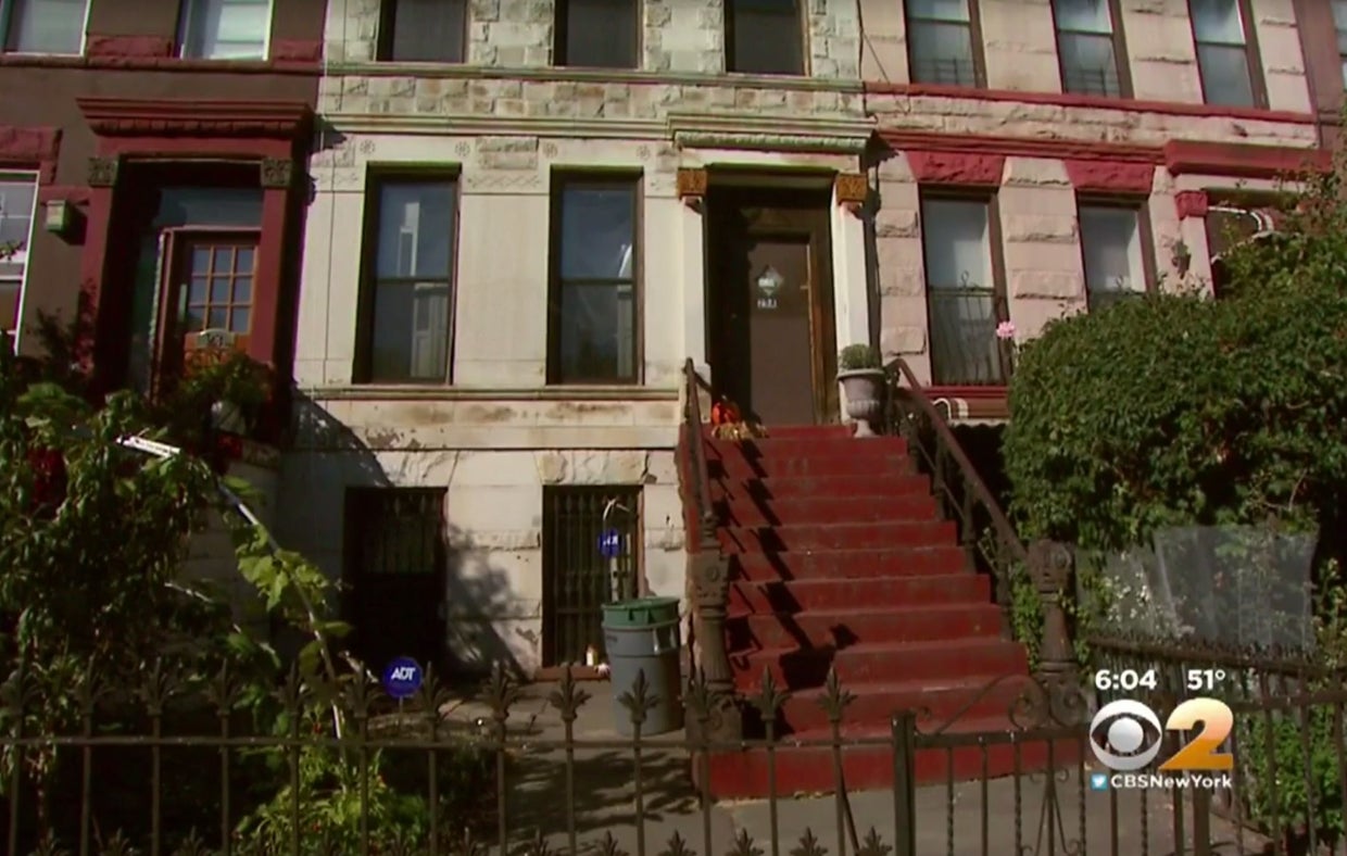 New York City police officer Blanche O'Neal accused of trying to steal ...