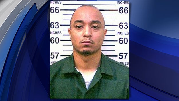 Tracking illegal guns heading into New York - CBS News