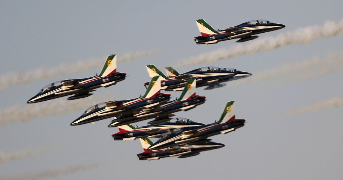 Flying high at the 2015 Dubai Airshow