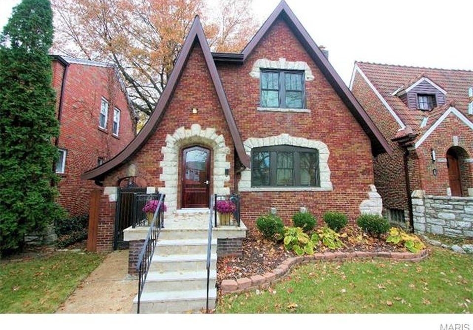 For sale: 10 homes that belong on a holiday card