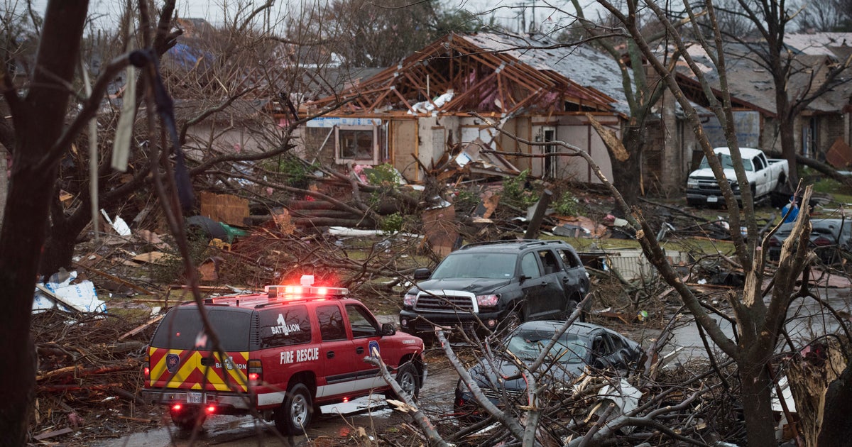 Holiday storms wreak havoc - CBS News