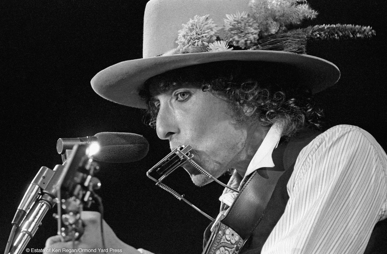 Rare photos of Bob Dylan's epic Rolling Thunder tour