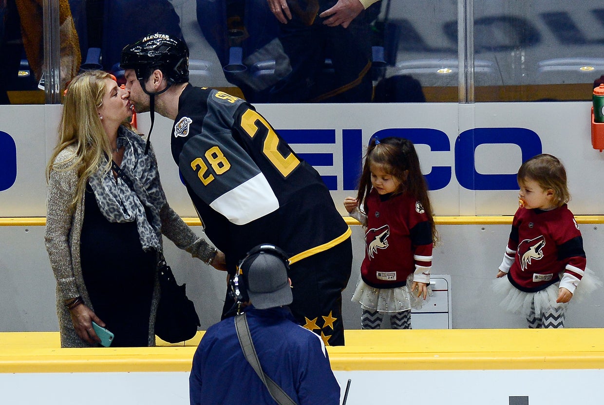 John Scott gets MVP at NHL All-Star Game - CBS News