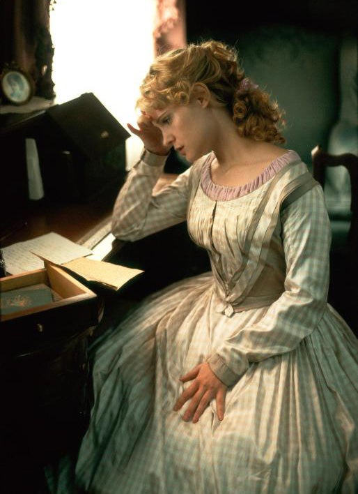Jennifer Jason Leigh