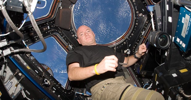 What a year in space means for Scott Kelly's health - CBS News