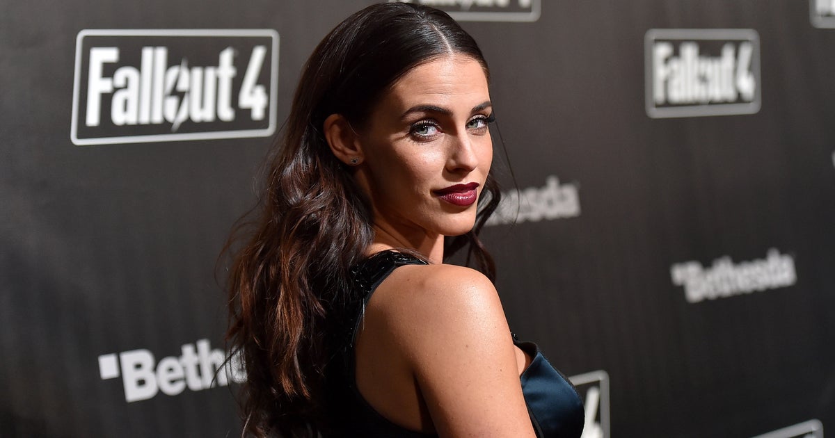 Jessica Lowndes confirms Jon Lovitz dating story was a hoax - CBS News