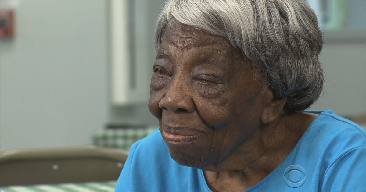 107-year-old woman who danced with Obamas finally gets her ID - CBS News