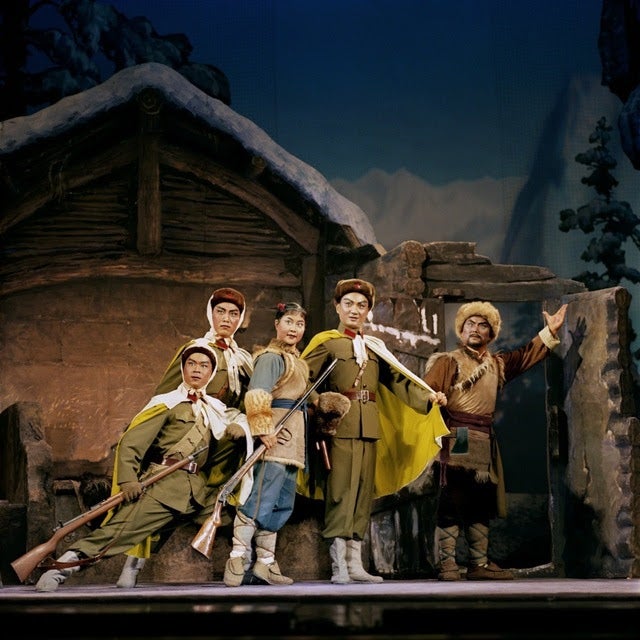 Rare photos of China's Cultural Revolution model operas