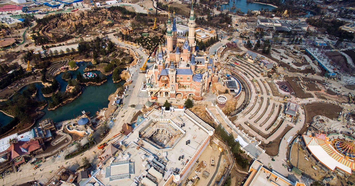 China evicts Shanghai residents, shuts factories to clear air pollution ...