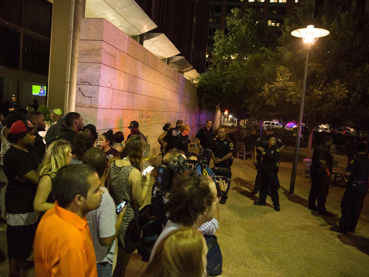 Dallas shooting: Police officers killed in ambush