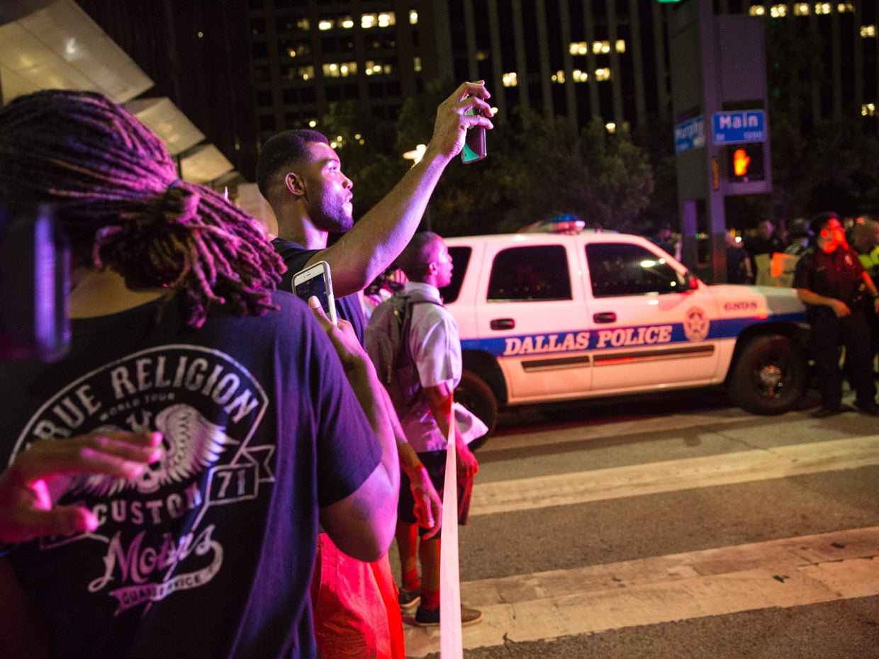 Dallas shooting: Police officers killed in ambush