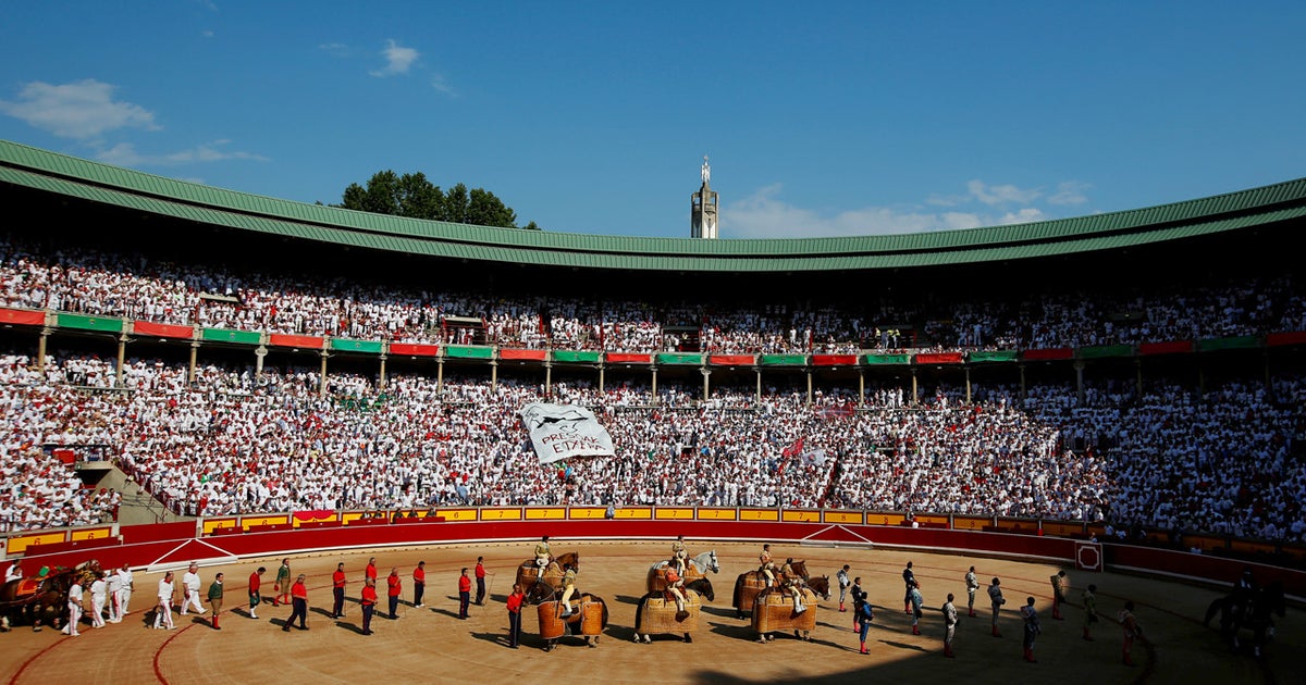 Victor Barrio, bullfighter killed in ring by a bull, buried in Spain ...