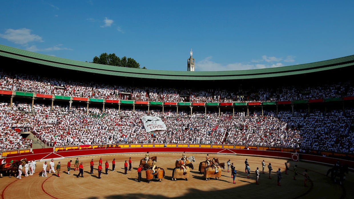 Victor Barrio, bullfighter killed in ring by a bull, buried in Spain ...