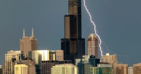 Strong storms pummel Chicago - CBS News