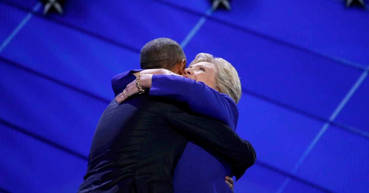 Photo of President Obama and Hillary Clinton hugging goes viral on ...