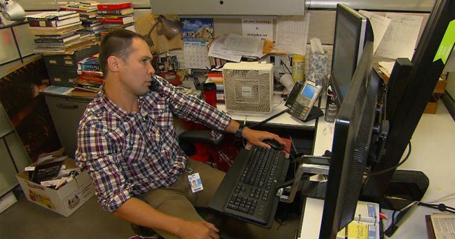 Meet the "Human Google" at the New York Public Library - CBS News