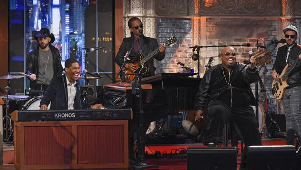 Jon Batiste: Making a joyful noise - CBS News
