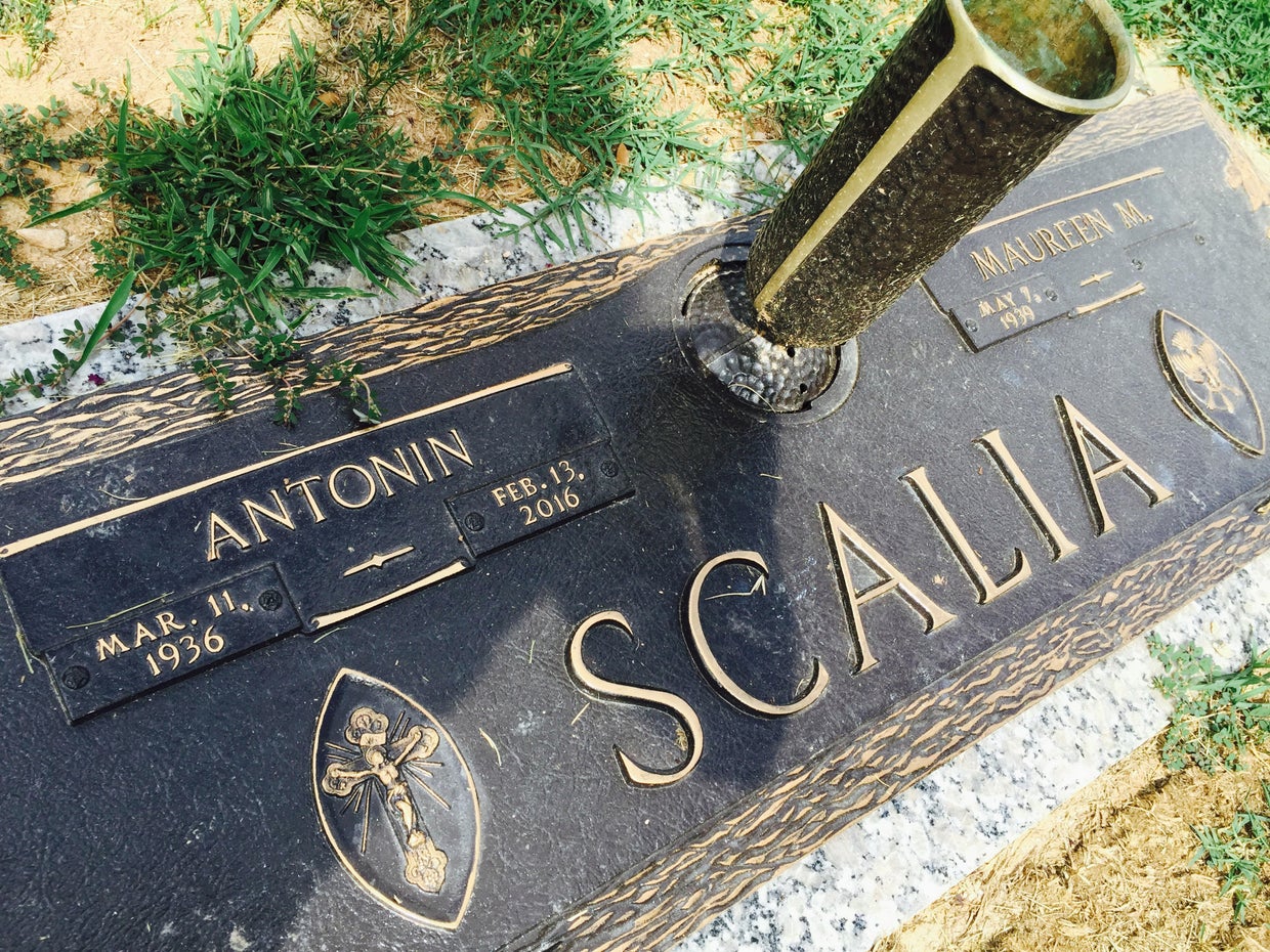 Scalia's burial spot is now public – thanks to the internet - CBS News