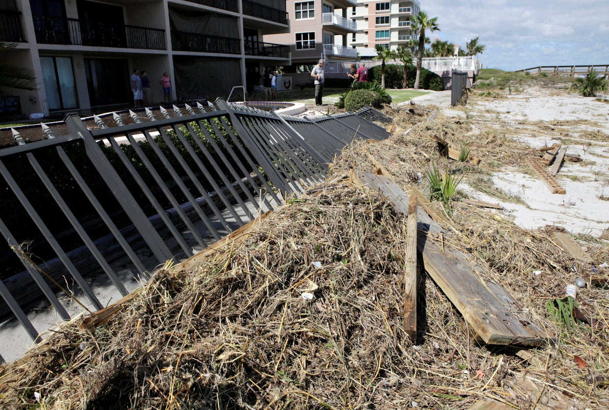 Hurricane Matthew aftermath: Storm lashes South Carolina, Georgia - CBS ...