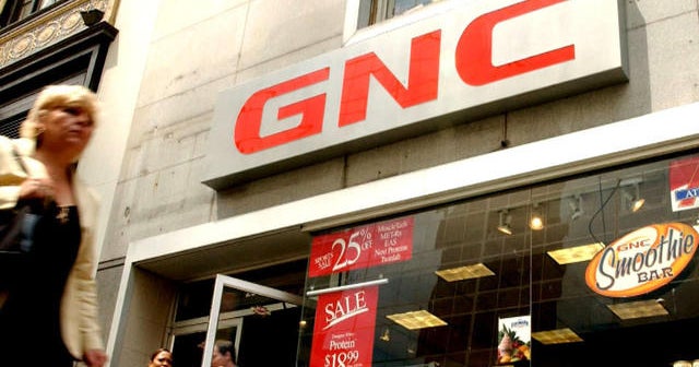 Bankrupt GNC to close nearly 1,400 stores, pay CEO a $2 million bonus ...