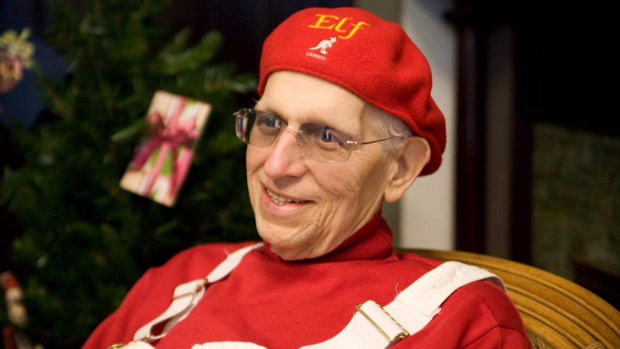 After giving away $2 million, $100 at a time, how Secret Santa came to ...