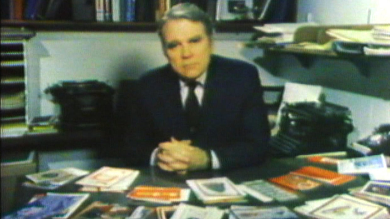 Andy Rooney's ode to Christmas cards - CBS News